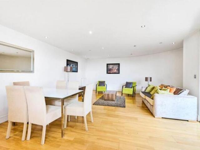 2 bedroom flat for rent in Admirals Tower, Greenwich, London, SE10