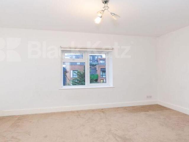 2 bedroom flat for rent in Adolphus Road, Finsbury Park N4