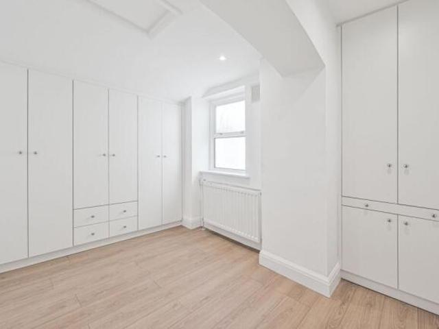2 bedroom flat for rent in Adamson Road, Belsize Park, London, NW3