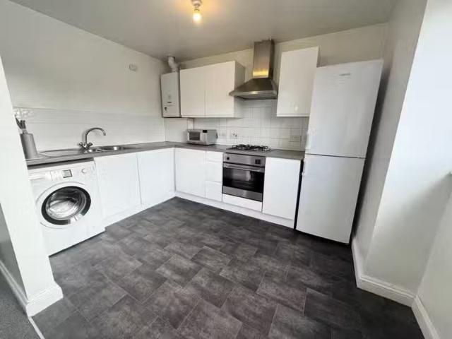2 bedroom flat for rent in Adeline Road, BOURNEMOUTH, BH5