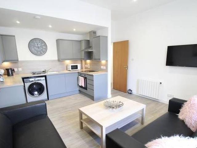 2 bedroom flat for rent in Adelphi Off Union Street Aberdeen AB11
