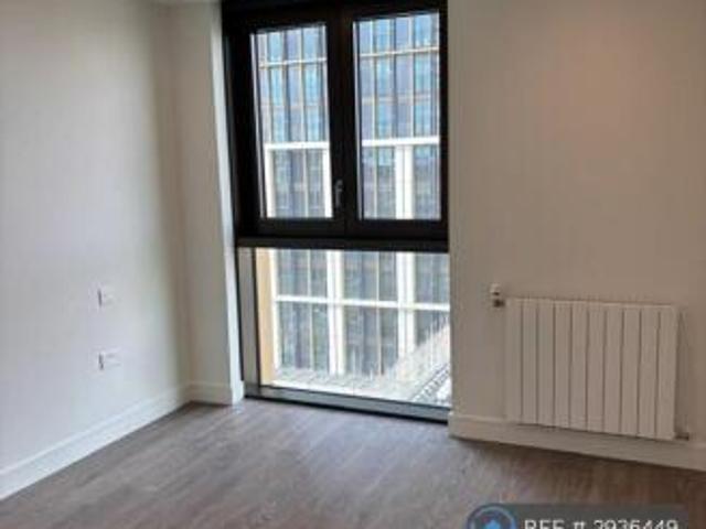 2 bedroom flat for rent in Affinity View, London, E16