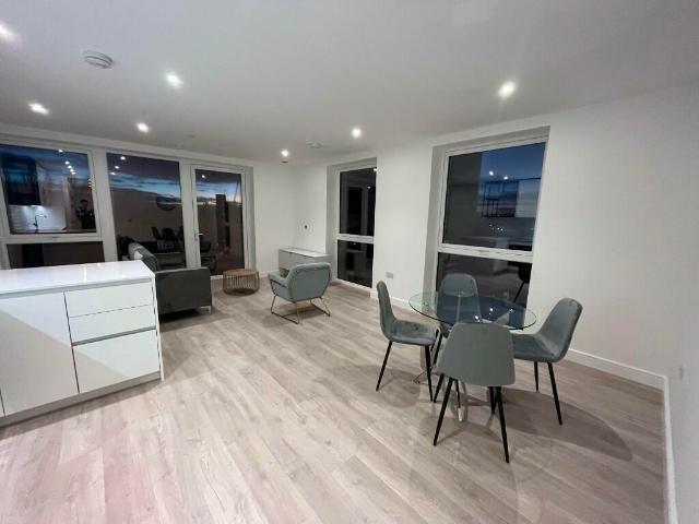 2 bedroom flat for rent in Affinity House, Beresford Avenue, Wembley, Middlesex, HA0