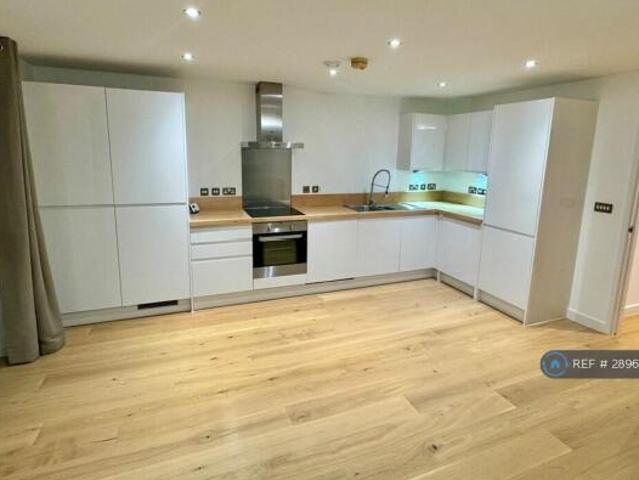 2 bedroom flat for rent in Akerman Road, London, SW9