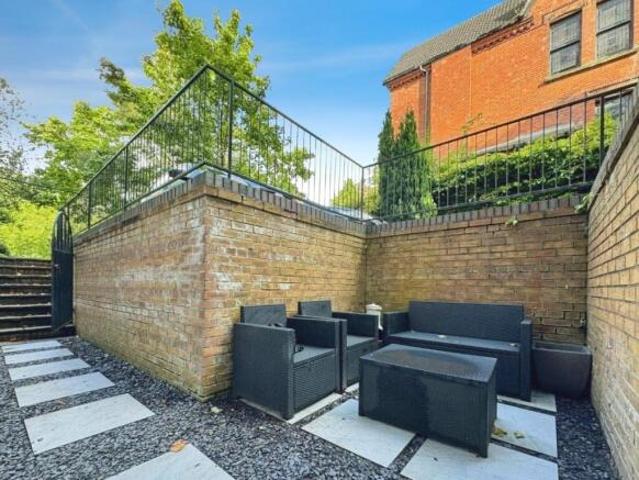 2 bedroom flat for rent in Aigburth Drive, Liverpool, L17