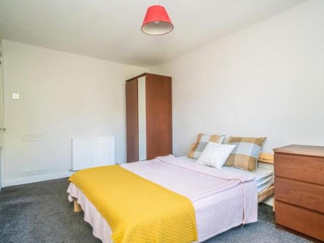 2 bedroom flat for rent in Alan Breck Gardens, Clermiston, EH4