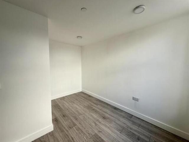 2 bedroom flat for rent in Albany Road, Cardiff, CF24