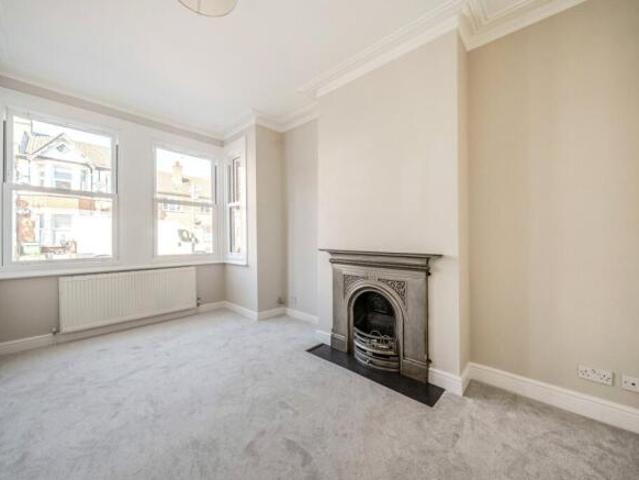 2 bedroom flat for rent in Albemarle Gardens, New Malden, KT3