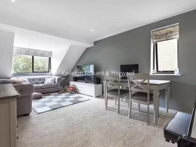 2 bedroom flat for rent in Albemarle Road, Beckenham, BR3