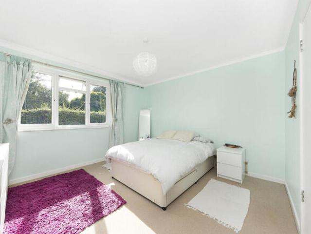 2 bedroom flat for rent in Albert Drive, SW19: 2 bed 1 rec 1 bath unfurn, SW19