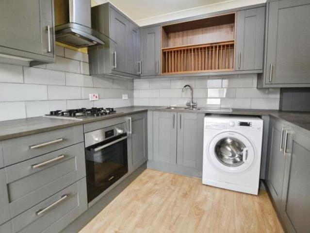 2 bedroom flat for rent in Albert Street, Edinburgh, EH7
