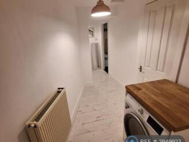 2 bedroom flat for rent in Albert Road, Farnworth, Bolton, BL4