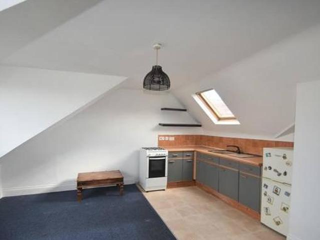 2 bedroom flat for rent in Albert Road Southsea PO5