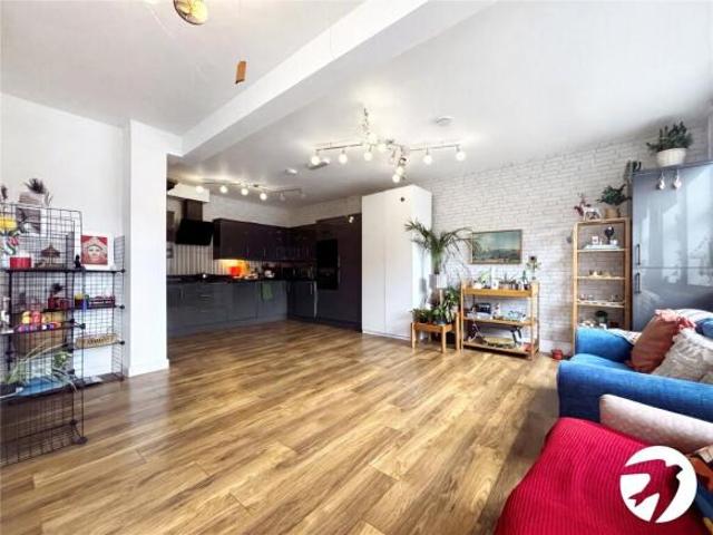 2 bedroom flat for rent in Albion Place, Maidstone, Kent, ME14