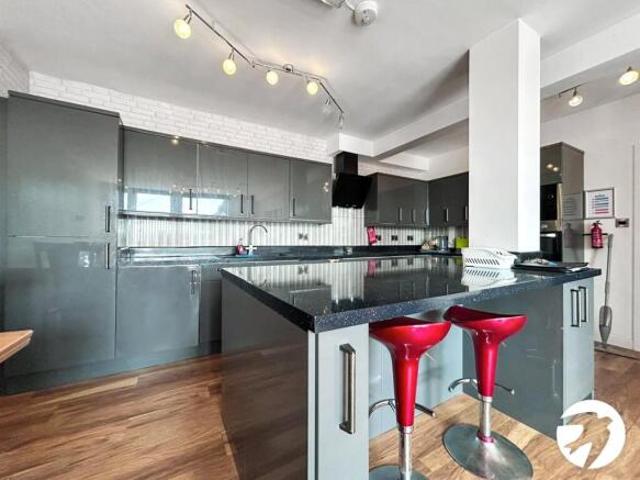 2 bedroom flat for rent in Albion Place, Maidstone, Kent, ME14
