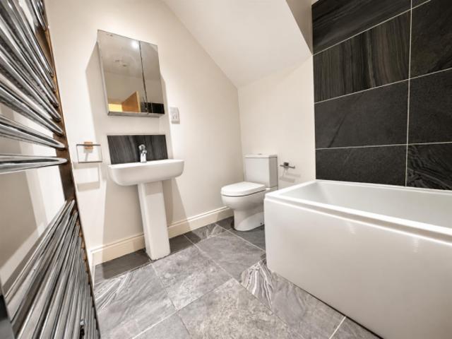 2 bedroom flat for rent in Albion Place, Maidstone, Kent, ME14
