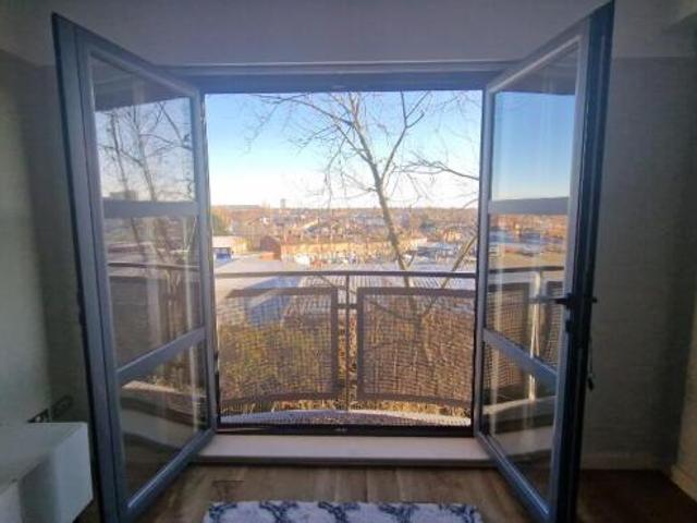 2 bedroom flat for rent in Aldbourne Road, Coventry, West Midlands, CV1