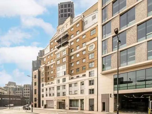 2 bedroom flat for rent in Aldersgate Street, City of London.