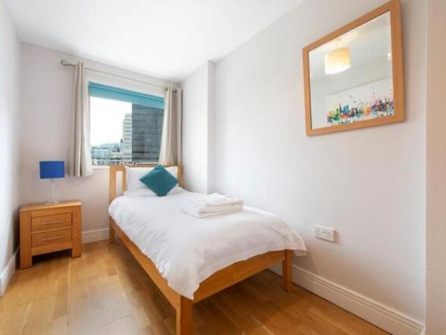 2 bedroom flat for rent in Aldersgate Street, City of London, EC1A