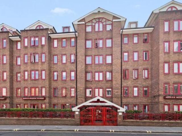 2 bedroom flat for rent in Alexandra Court, 5 Moscow Road, W2