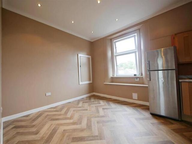 2 bedroom flat for rent in Alexandra Avenue, Lenzie, Kirkintilloch, Glasgow, G66