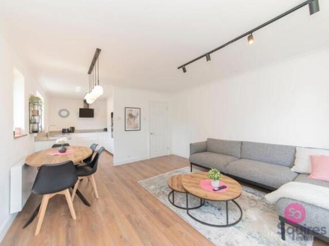 2 bedroom flat for rent in Alexandra Grove, Queensgate Court, N12