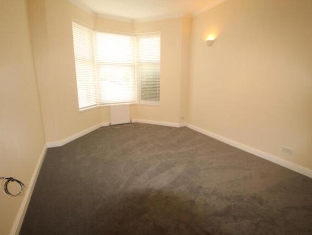 2 bedroom flat for rent in Alexandra Parade, DENNISTOUN, G31