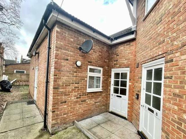 2 bedroom flat for rent in Alexandra Road BEDFORD MK40