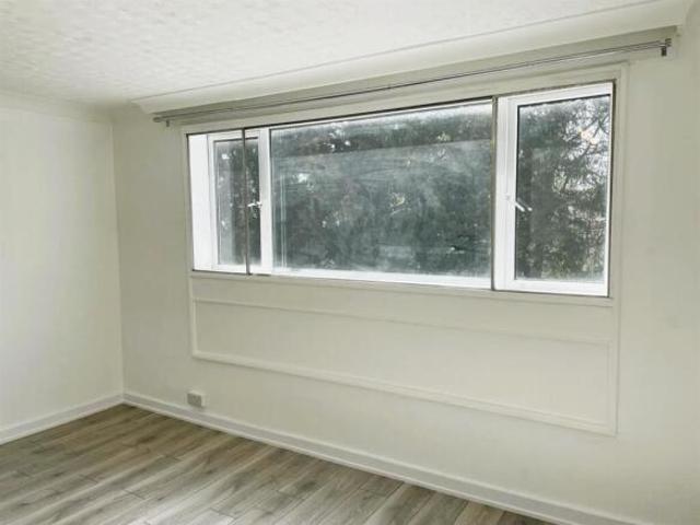 2 bedroom flat for rent in Alexandra Road, Hounslow, TW3