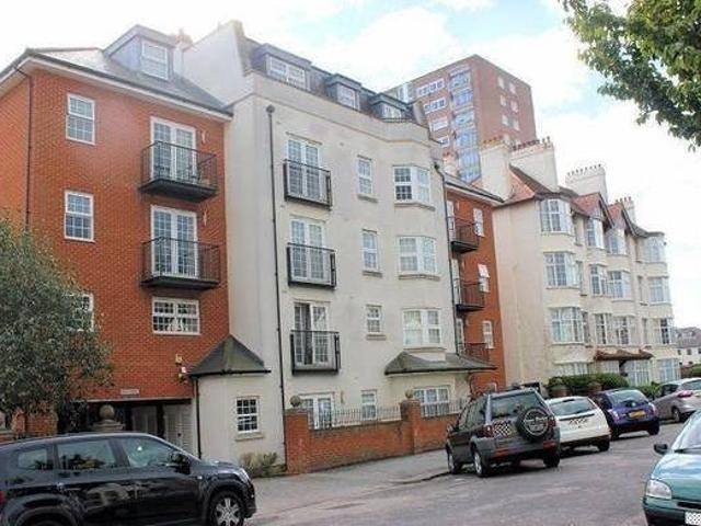 2 bedroom flat for rent in Alexandra Road SouthendOnSea SS1