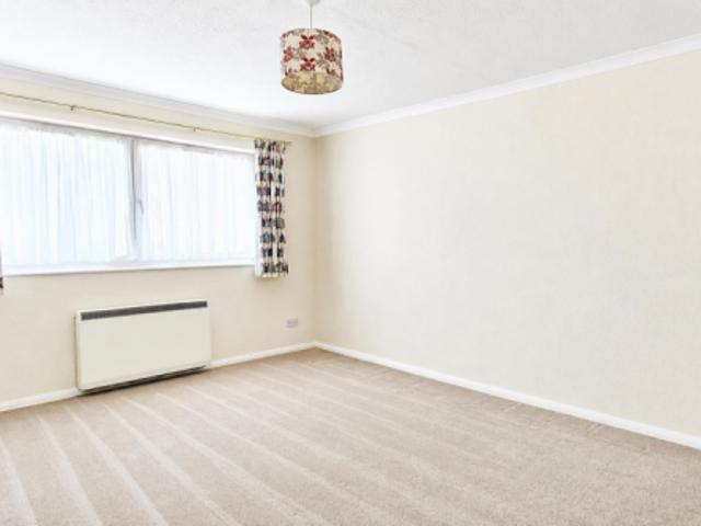 2 bedroom flat for rent in Alfred Road, Birchington, CT7
