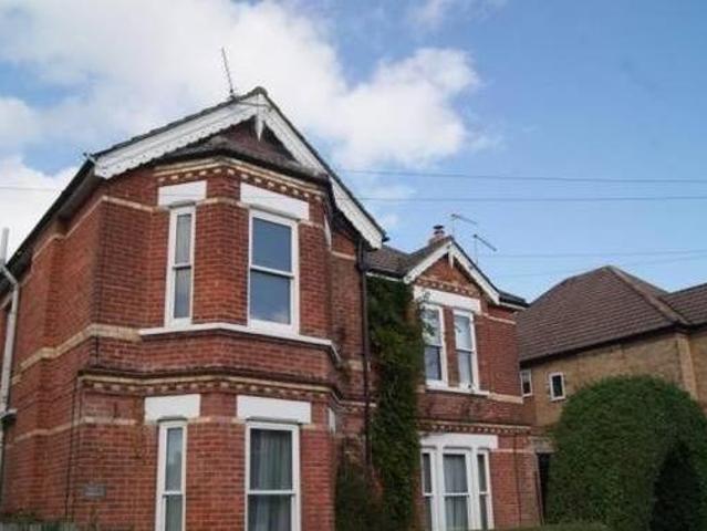 2 bedroom flat for rent in Alington Road Charminster Bournemouth BH3
