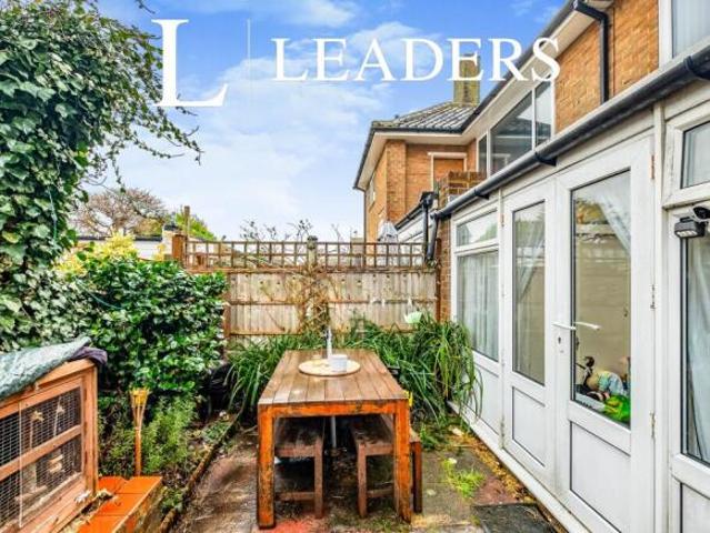 2 bedroom flat for rent in Alinora Crescent, Goring by Sea, Worthing, BN12