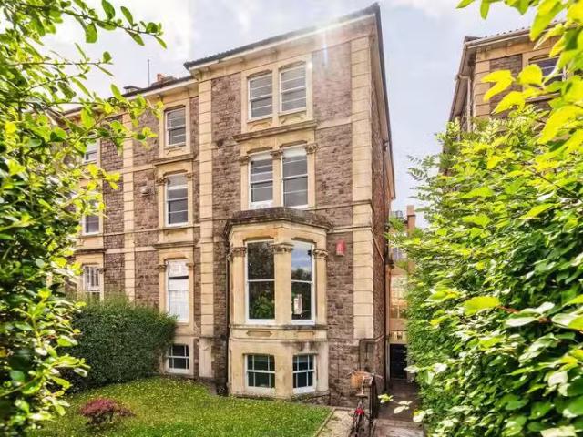 2 bedroom flat for rent in All Saints Road, Clifton, BS8