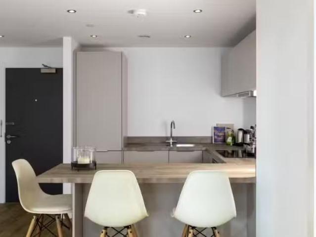 2 bedroom flat for rent in Allegro Living, Exchange Square B4