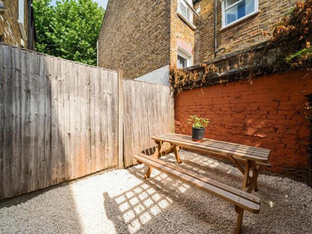 2 bedroom flat for rent in Allfarthing Lane, Earlsfield, London, SW18