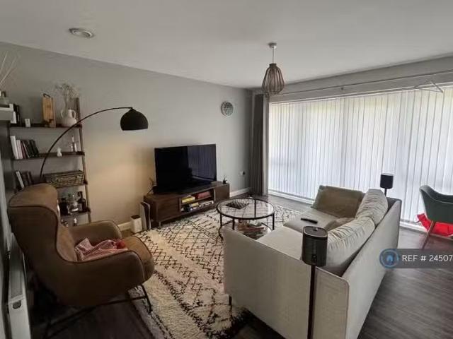 2 bedroom flat for rent in Allium Rise, Dartford, DA1