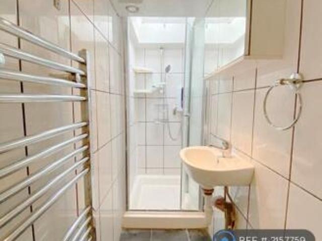 2 bedroom flat for rent in Alroy Road, London, N4