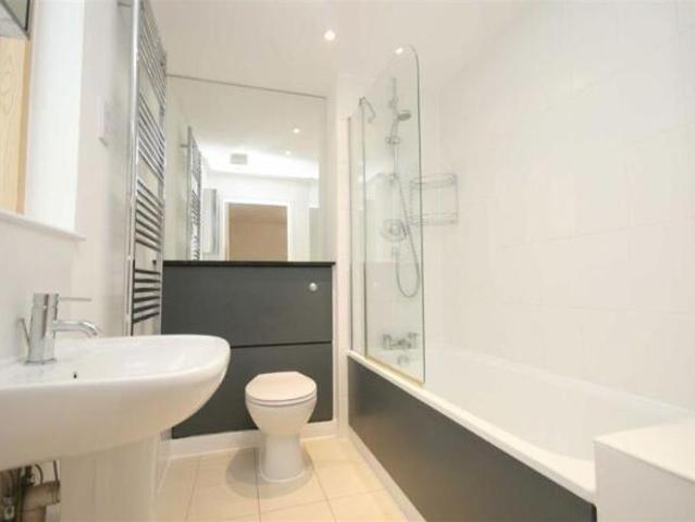 2 bedroom flat for rent in Alscot Road, Bermondsey, SE1