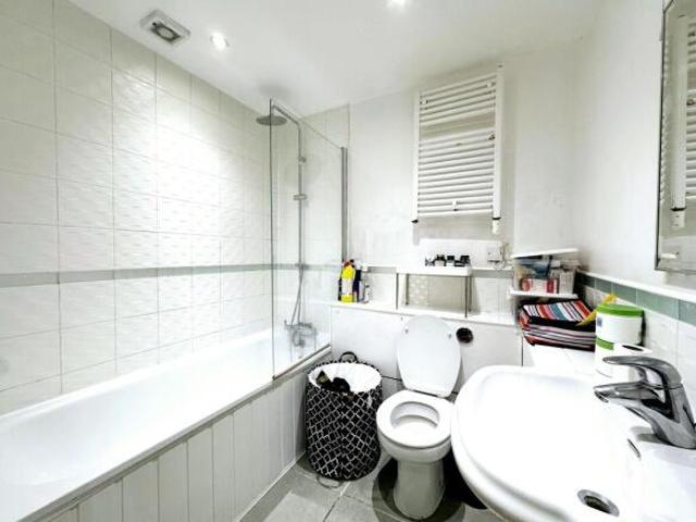 2 bedroom flat for rent in Alscot Road, London, SE1