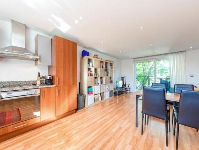 2 bedroom flat for rent in Alscot Road, London, SE1