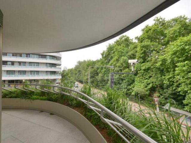 2 bedroom flat for rent in Altissima House, Vista Devlopment, Queenstown Road, Battersea, SW11