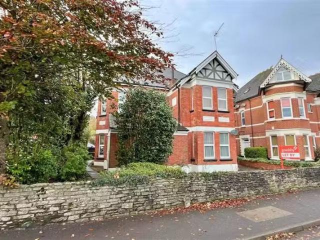 2 bedroom flat for rent in Alum Chine, BH4