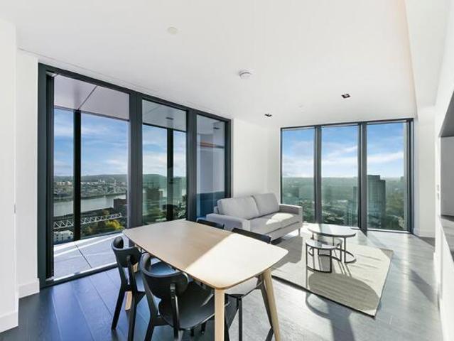 2 bedroom flat for rent in Amory Tower, Marsh Wall, London, E14