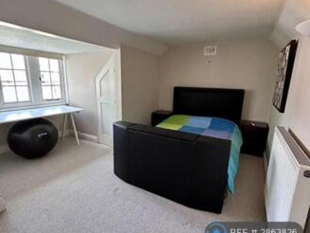 2 bedroom flat for rent in Amesbury Avenue, London, SW2
