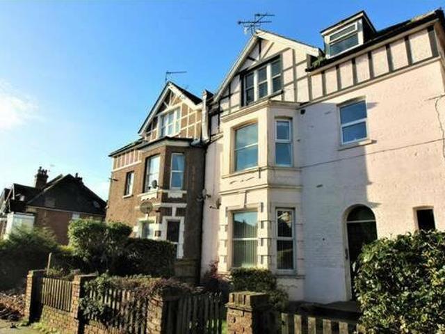 2 bedroom flat for rent in Amherst Road BexhillOnSea TN40