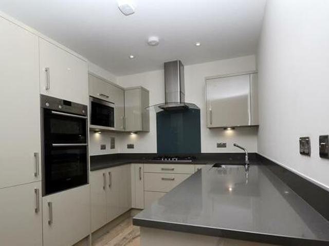 2 Bedroom Flat For Rent In Annette Close