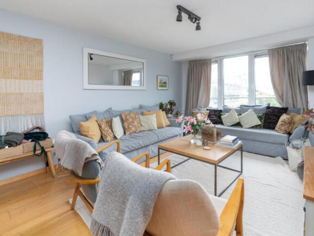 2 bedroom flat for rent in Angelis Apartments, Graham Street, London, N1