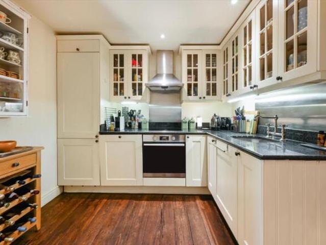2 bedroom flat for rent in Anhalt Road, Battersea, SW11
