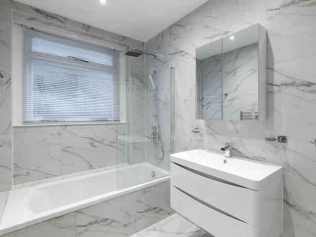 2 bedroom flat for rent in Anselm Road, Fulham, London, SW6